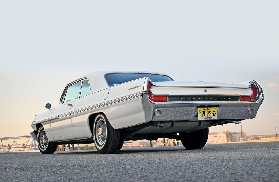 What’s It Like to Drive a Full-Size 1962 Pontiac Bonneville…In Italy ...