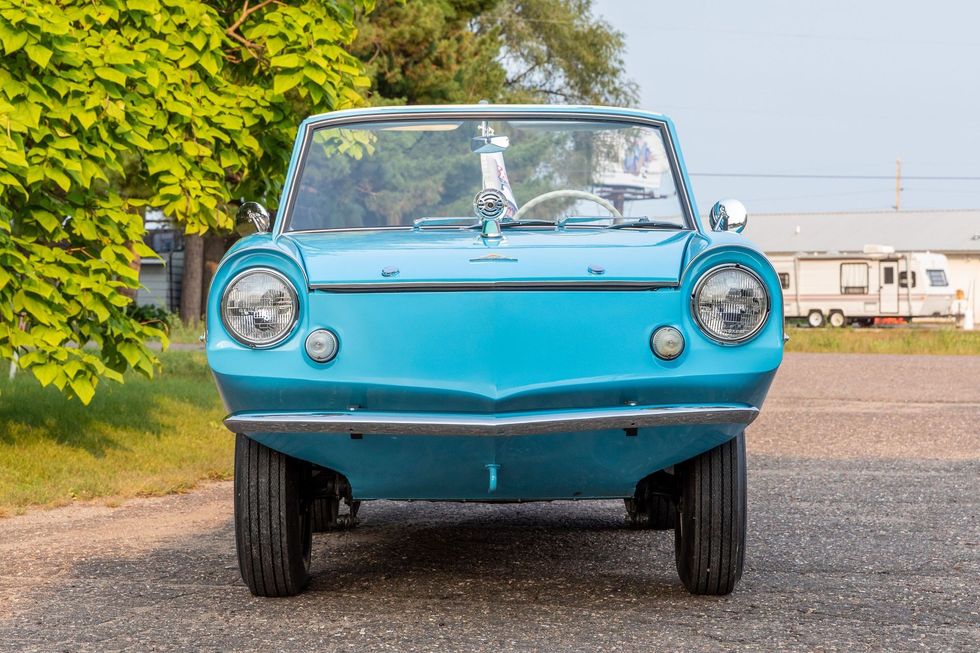 Find of the Day: This Restored 1967 Amphicar 770 Convertible is the ...