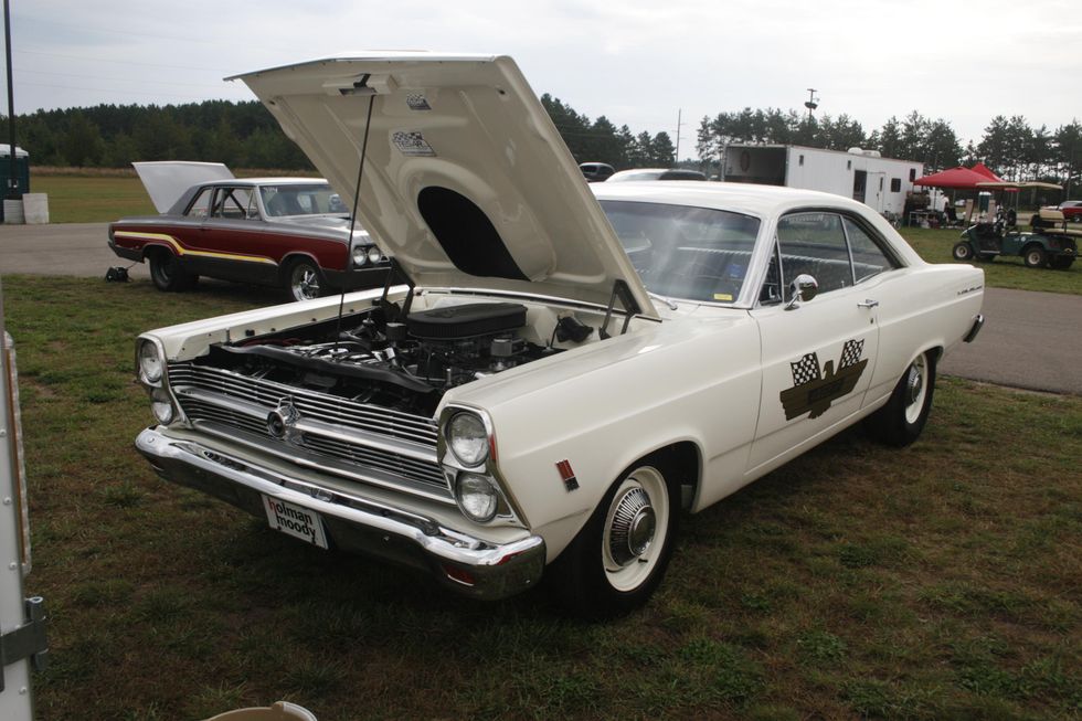 Here to have fun: A 427 tribute 1966 Ford Fairlane 500 hits the track ...
