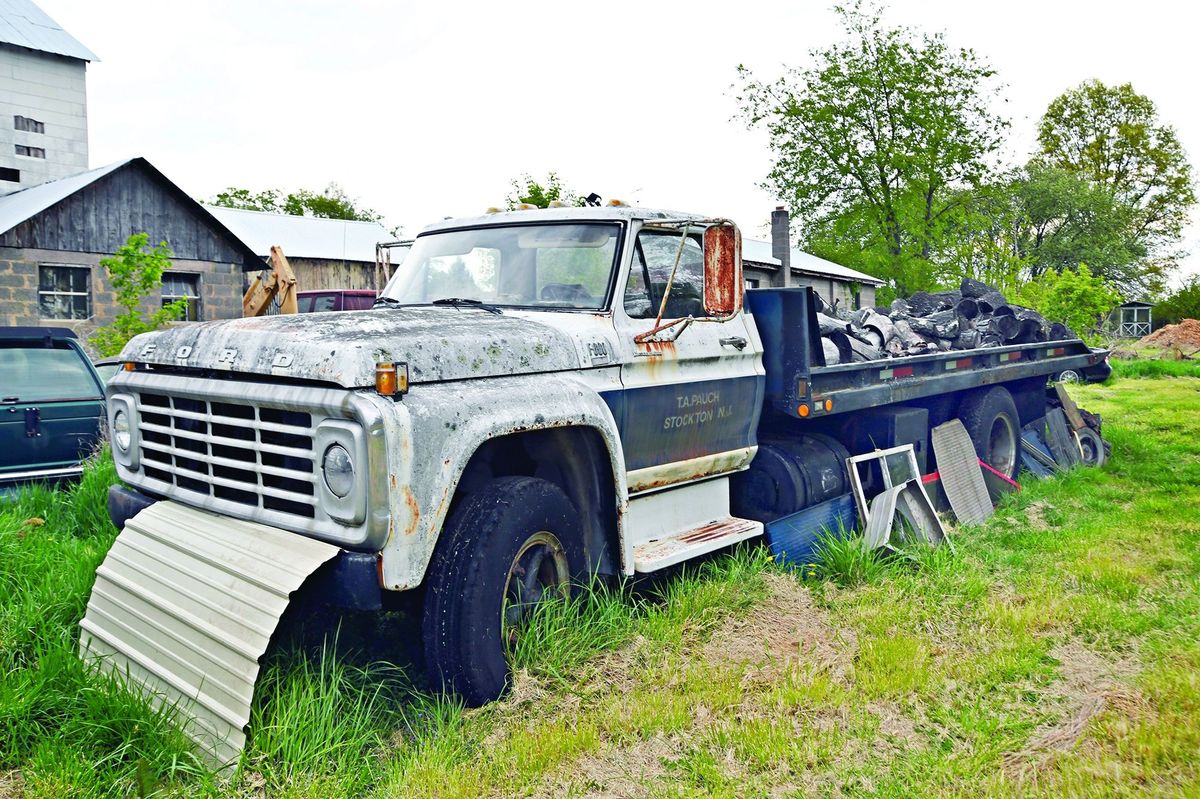 Video: Dusty Barn Find Daimler DB18 Gets Detailed and Heads to the ...