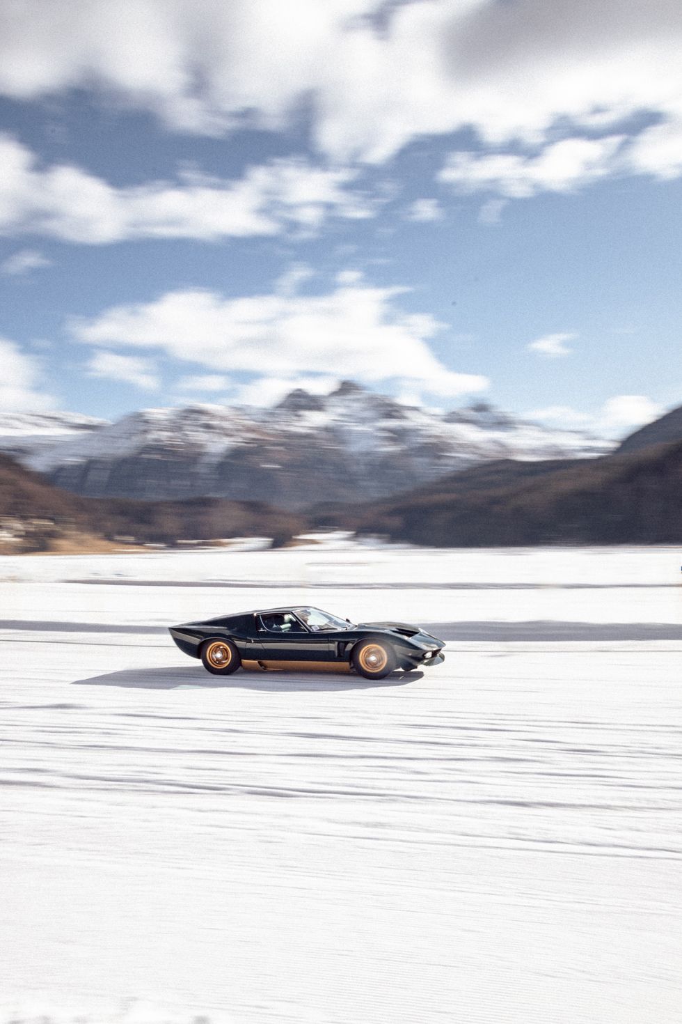 A Polo Storico-certified Lamborghini Miura P400 S goes Ice Racing ...