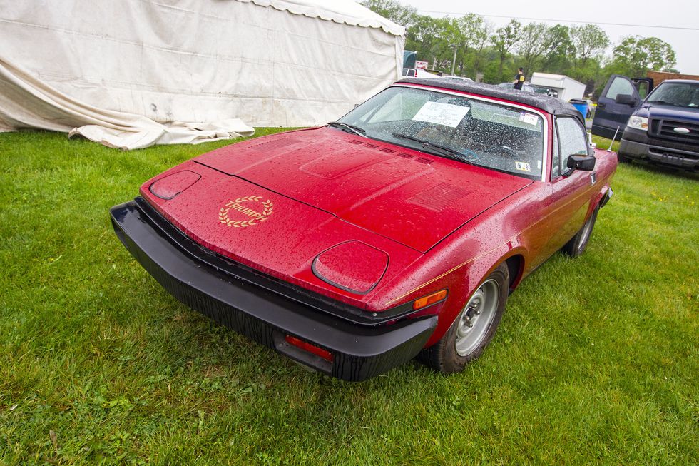 Hidden in plain sight, the upgrades to this 1979 Renault 12 give it a ...