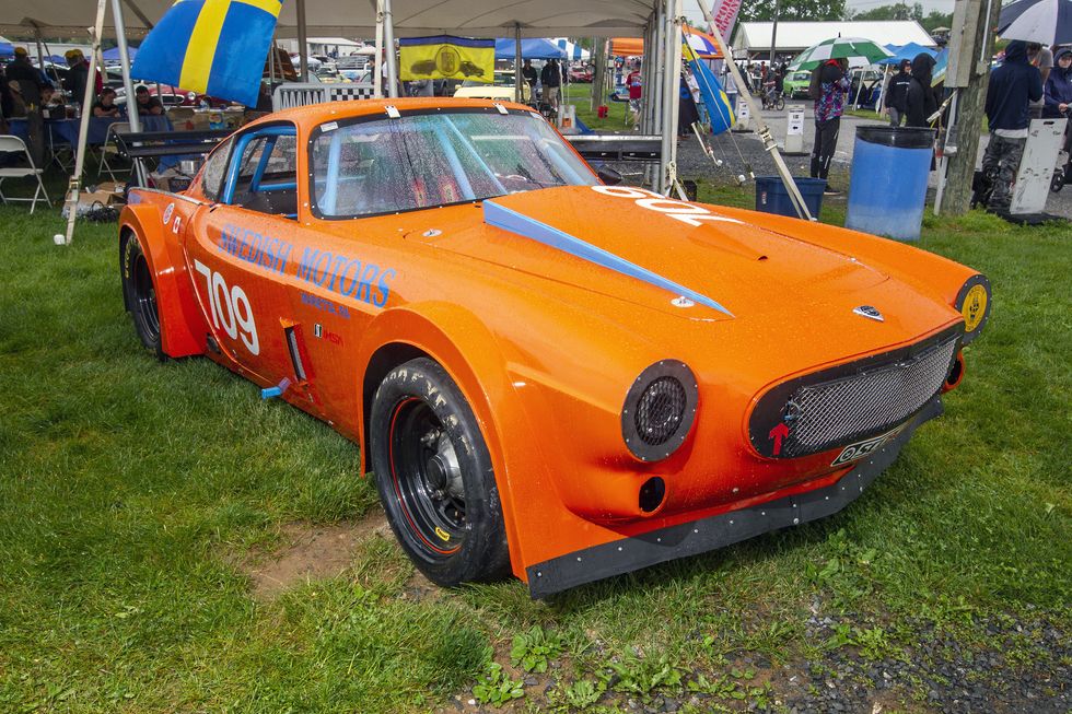 Hidden in plain sight, the upgrades to this 1979 Renault 12 give it a ...