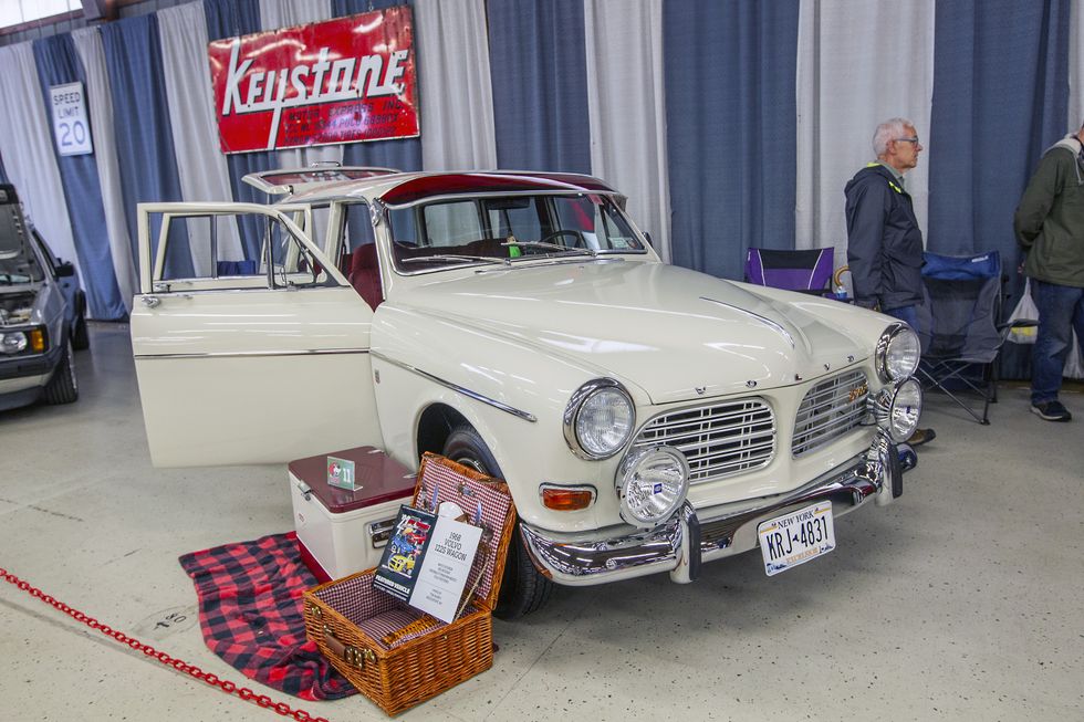 Hidden in plain sight, the upgrades to this 1979 Renault 12 give it a ...