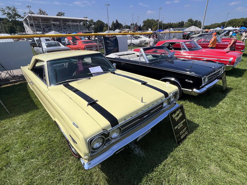 Mopars and Maple Leafs at 42nd Moparfest — Canada’s Biggest All ...