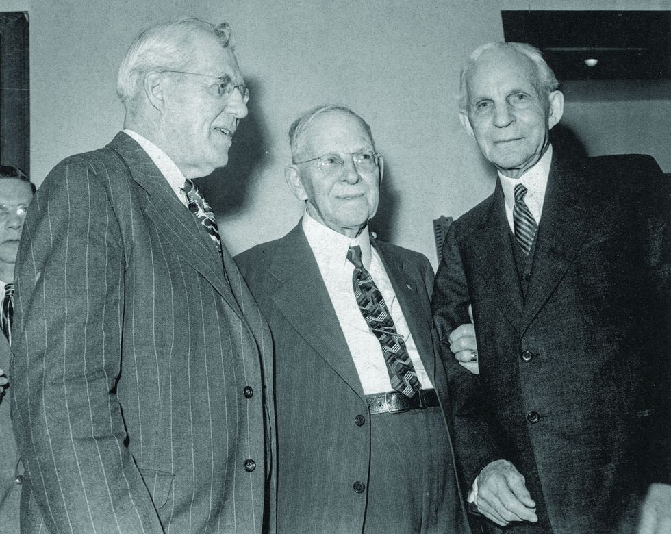 Video: Dodge Challenger Black Ghost Drag Races Kia EV6 GT and the ...