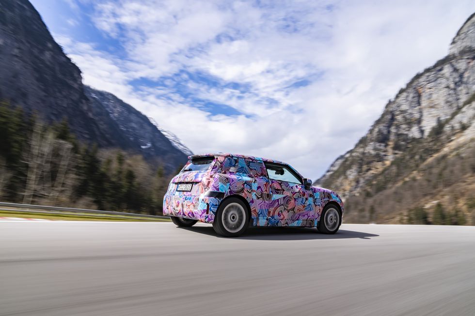 New Mini Cooper Electric Enhances the Model’s Hallmark Go-Kart Feels ...