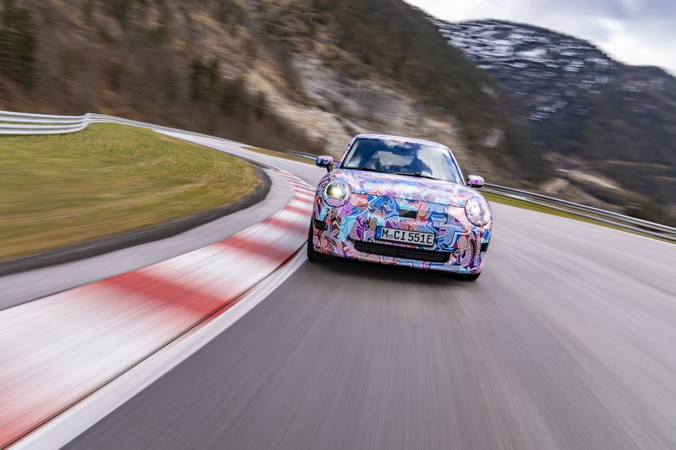 New Mini Cooper Electric Enhances the Model’s Hallmark Go-Kart Feels ...
