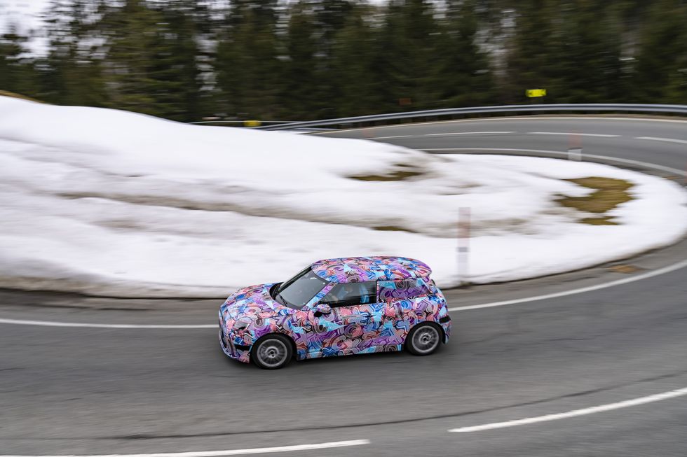 New Mini Cooper Electric Enhances the Model’s Hallmark Go-Kart Feels ...