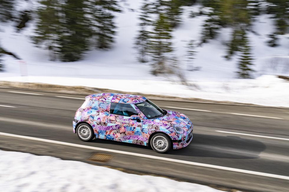 New Mini Cooper Electric Enhances the Model’s Hallmark Go-Kart Feels ...