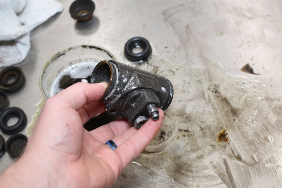 How To Rebuild A Drum Brake Wheel Cylinder - Hemmings