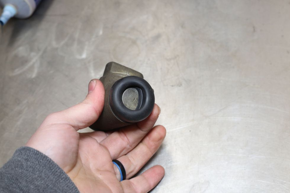 How To Rebuild A Drum Brake Wheel Cylinder - Hemmings