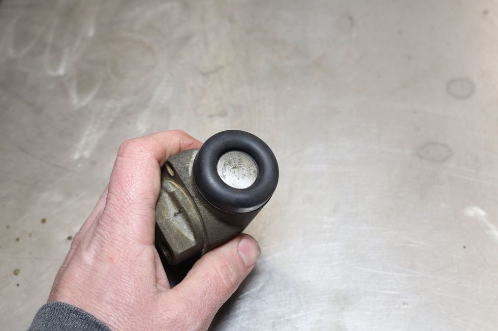 How To Rebuild A Drum Brake Wheel Cylinder - Hemmings