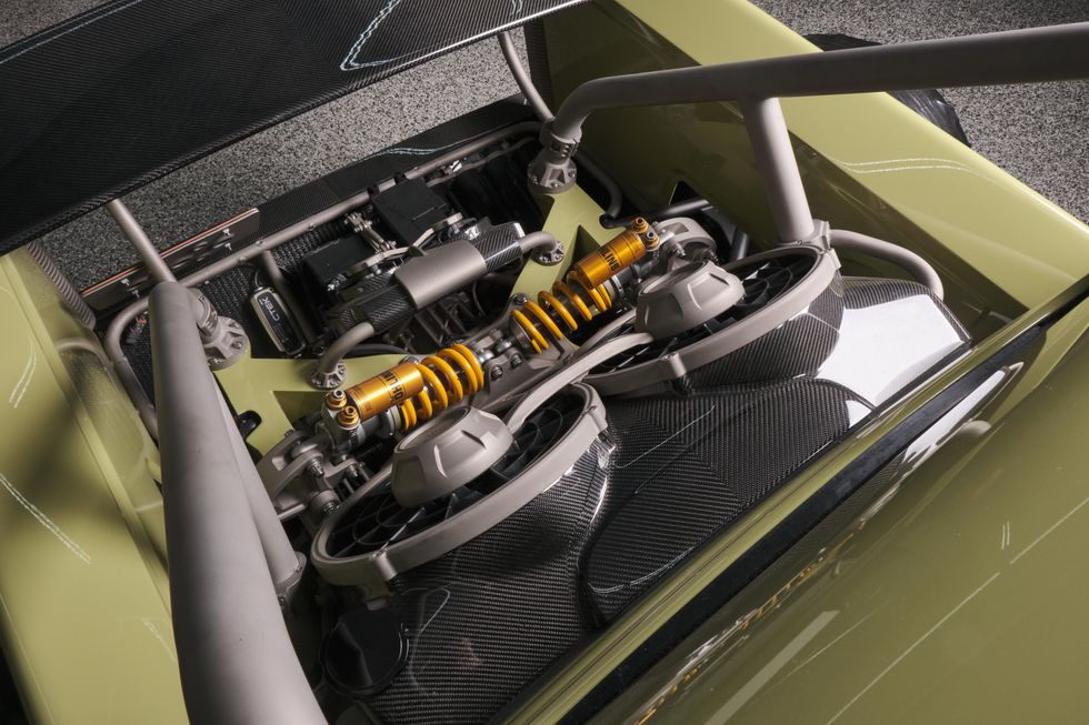 A 1-1/2 ton 1948 Chevrolet Loadmaster truck makes for the unlikeliest ...