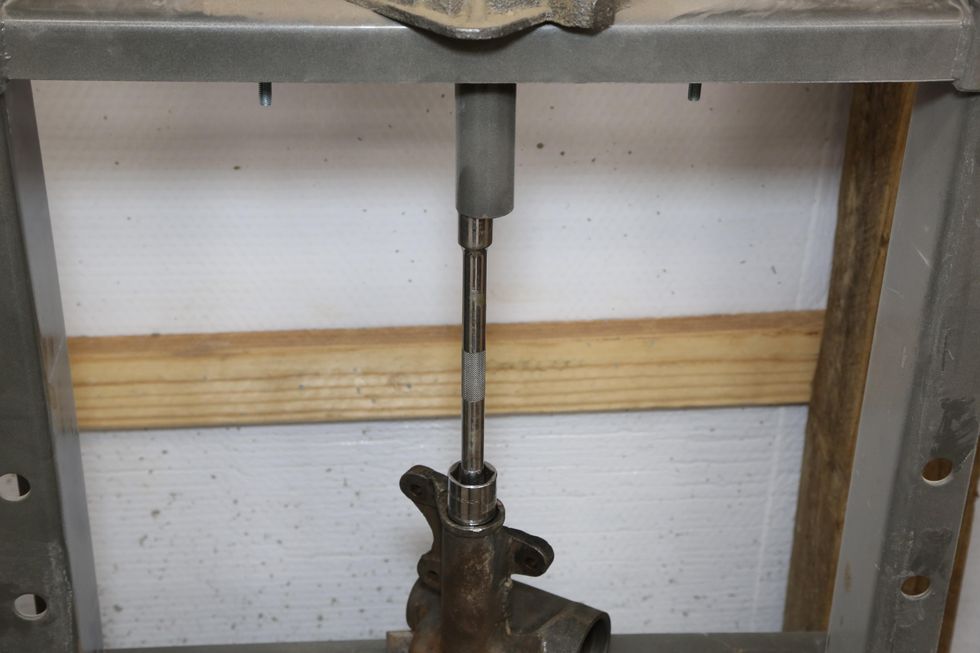 How to rebuild a manual steering box and eliminate sloppy steering ...