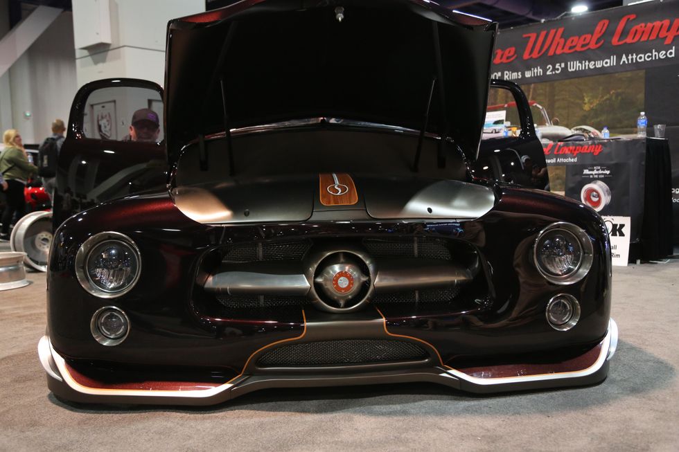 Widebody 1951 Studebaker pickup makes the most of fat-fender street rod ...